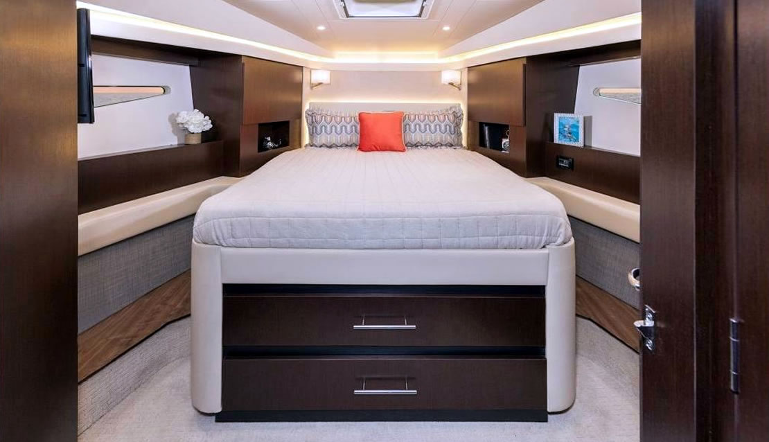 48 Regal Flybridge - Miami yacht rental